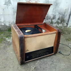 DEV BOYDA ANTİKA DEKORATİF RADYO PİKAP - Bayrak Müzayede