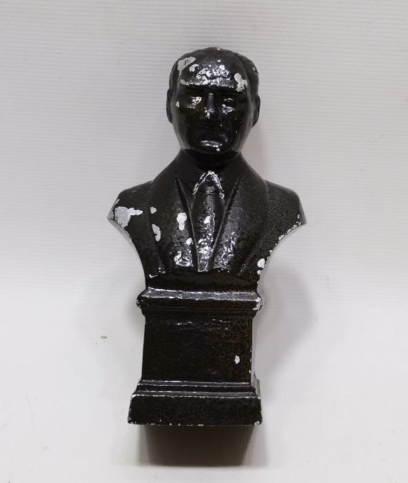ATATÜRK BÜSTÜ MASA ÜSTÜ OBJESİ - Bayrak Müzayede ATATÜRK BÜSTÜ MASA ÜSTÜ OBJESİ - Bayrak Müzayede