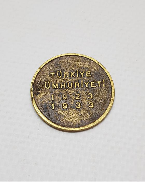 TÜRKİYE CUMHURİYETİNİN 10. YIL MADALYASI - Bayrak Müzayede TÜRKİYE CUMHURİYETİNİN 10. YIL MADALYASI - Bayrak Müzayede
